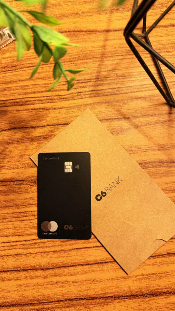 Cartão de crédito C6 Carbon Mastercard Black | Cartões, Milhas e Viagens