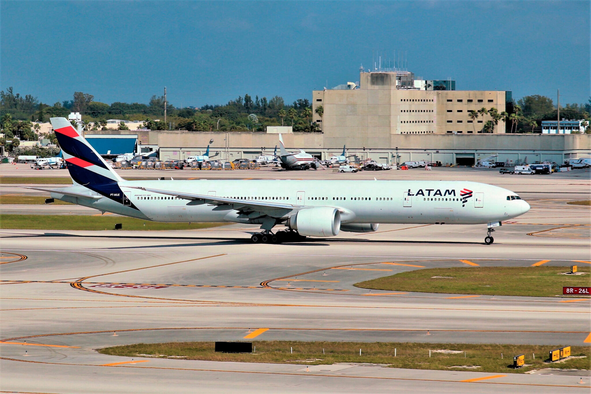 LATAM retoma Fortaleza-Miami e antecipa estreia de nova rota ...