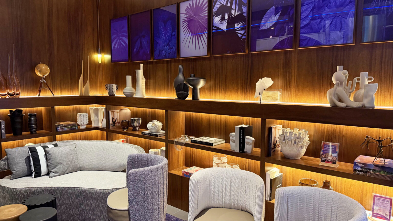 Nubank Ultravioleta Lounge no Aeroporto de Guarulhos | Cartões, Milhas ...